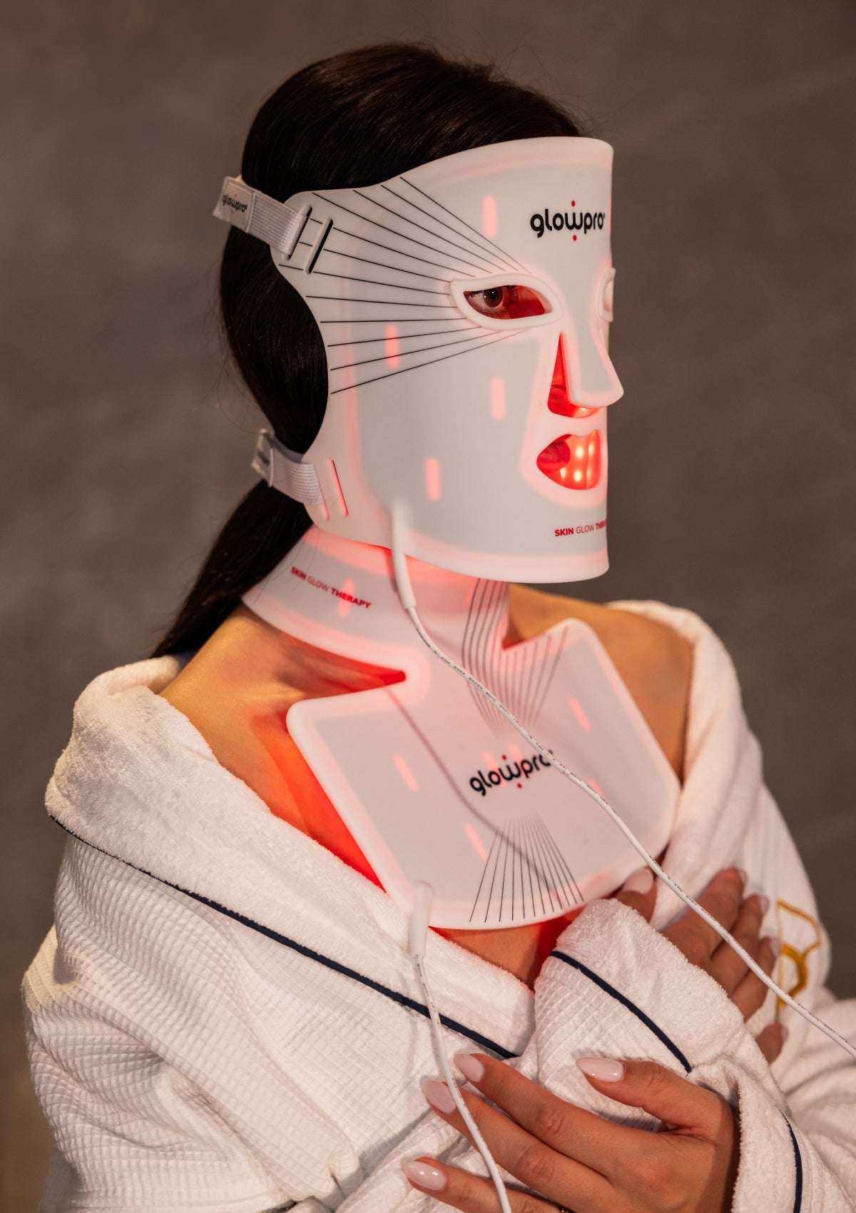 GLOWPRO Red Light Mask + Neck Booster
